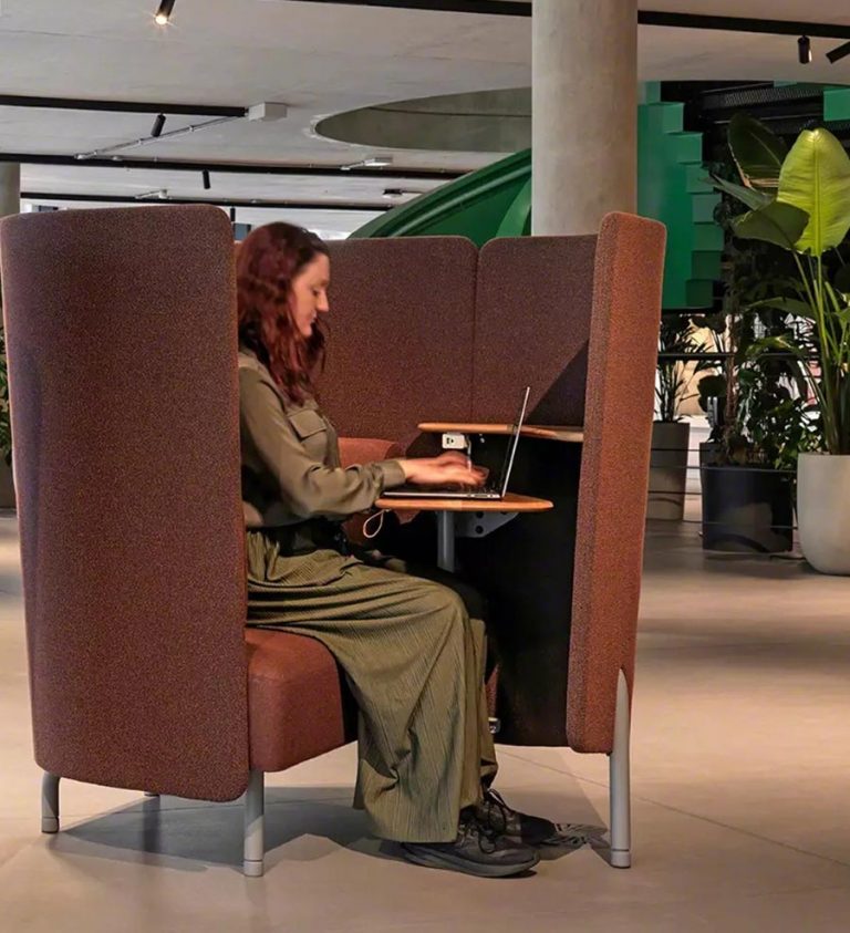 - Steelcase BMV